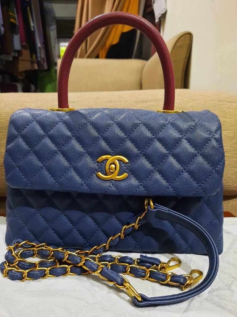 Cunil lengkap holo, Fesyen Wanita, Tas & Dompet di Carousell