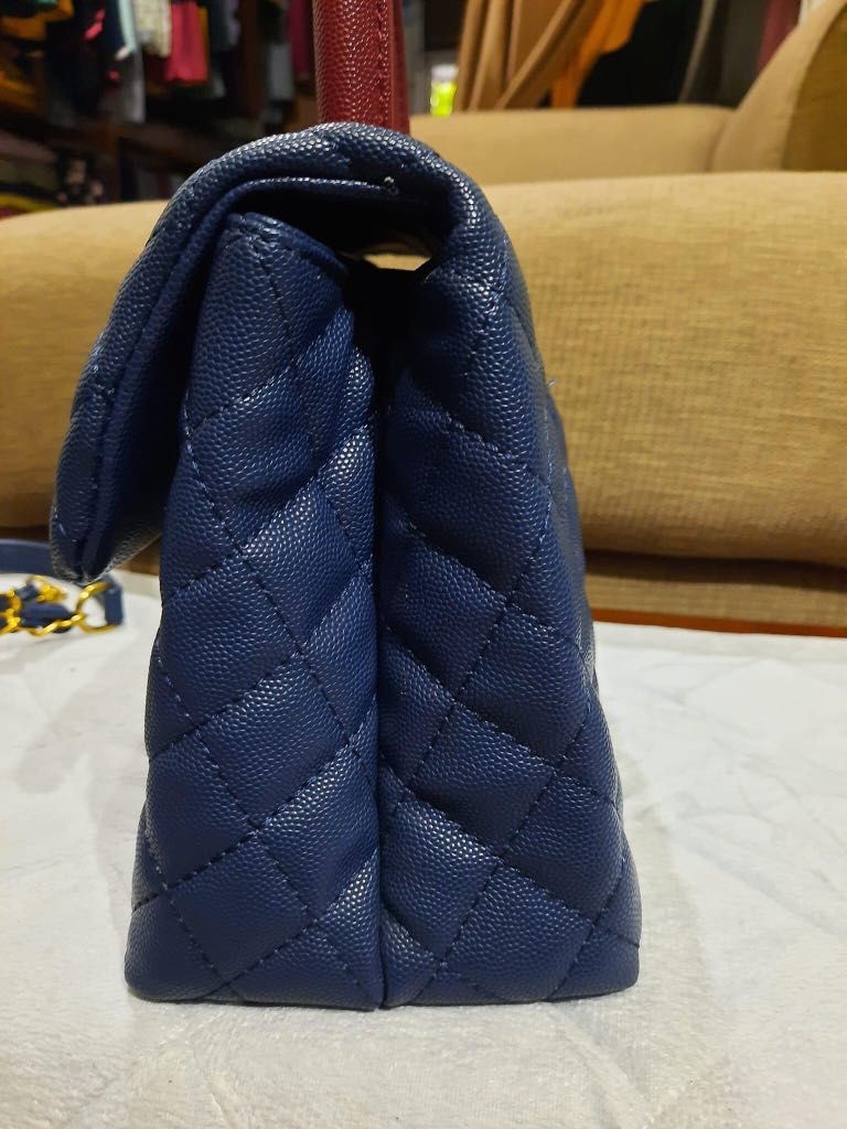 Cunil lengkap holo, Fesyen Wanita, Tas & Dompet di Carousell