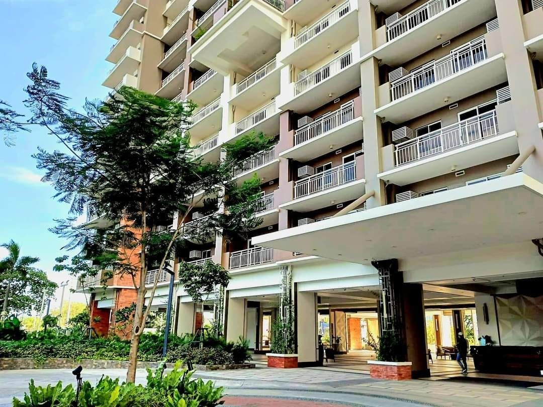 DMCI BRIXTON Place 2BR condo For SALE in Kapitolyo Pasig near Pioneer ...