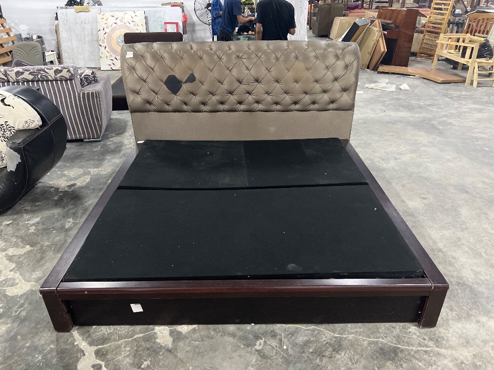 (F20026074) King Bed Frame With Headboard / Rangka Katil King Dengan ...