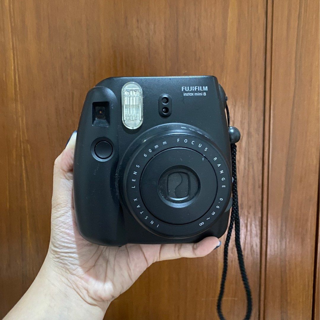 Fujifilm Instax Mini 8 Black, Fotografi di Carousell