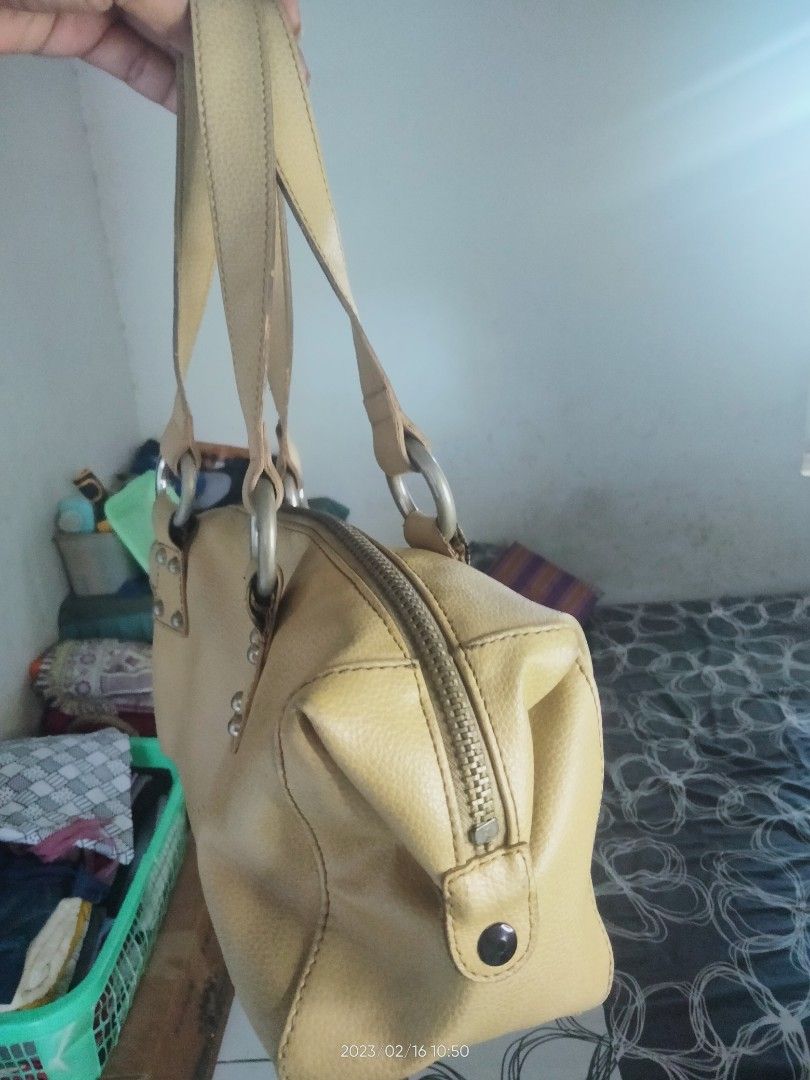 Gucci kulit, Fesyen Wanita, Tas & Dompet di Carousell