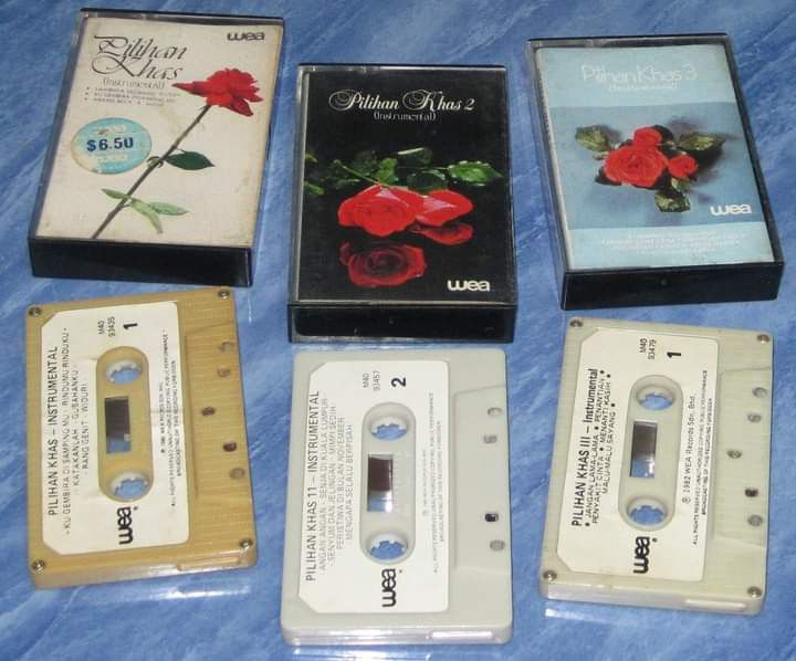 Kaset PILIHAN KHAS, Hobbies & Toys, Music & Media, CDs & DVDs on Carousell