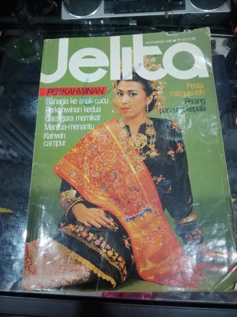 Majalah JELITA november 1986, Hobbies & Toys, Books & Magazines, Magazines on Carousell