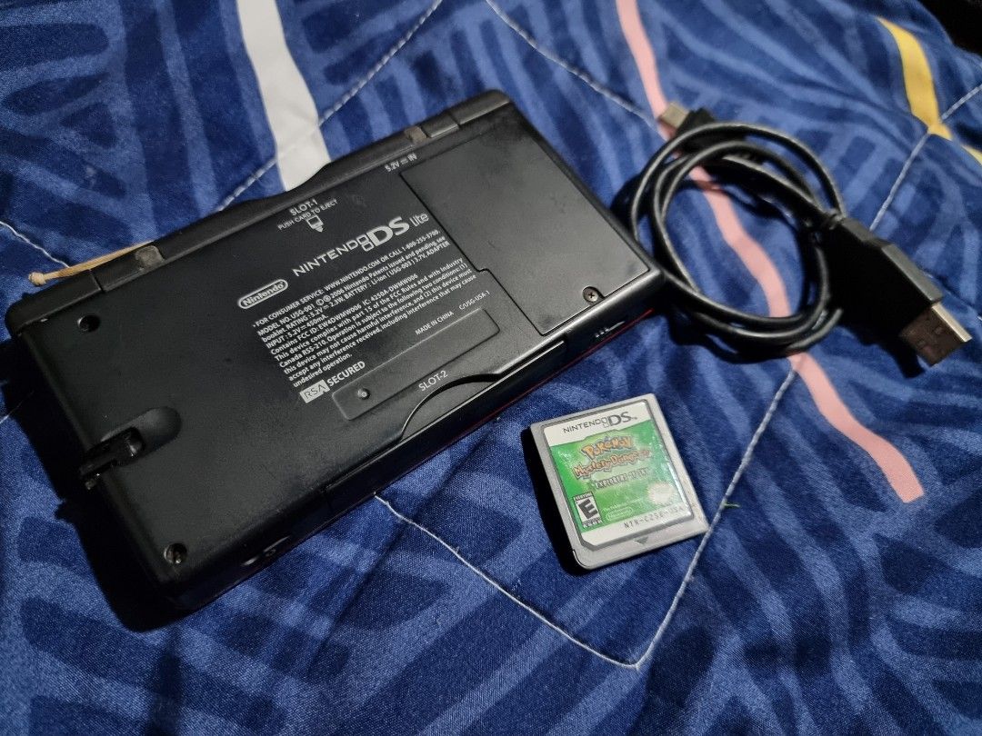 Nintendo Ds lite Red & Black, Video Gaming, Video Game Consoles ...