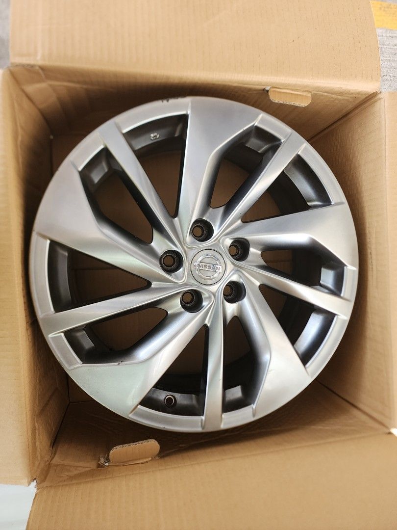 Nissan x trail original rims., Car Accessories, Tyres & Rims on Carousell