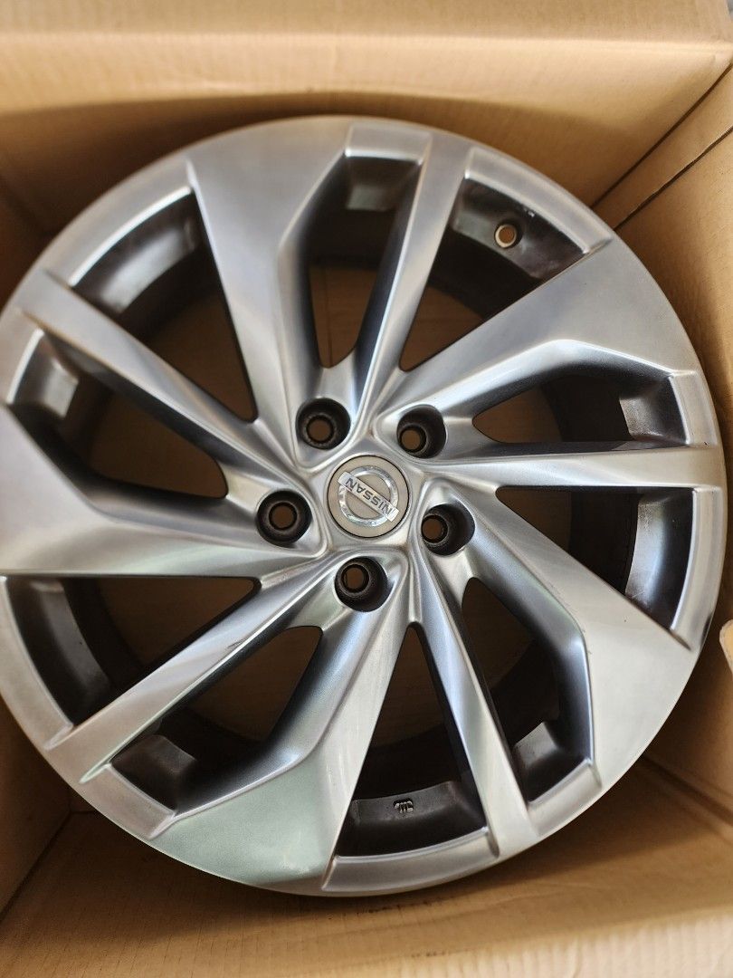 Nissan x trail original rims., Car Accessories, Tyres & Rims on Carousell