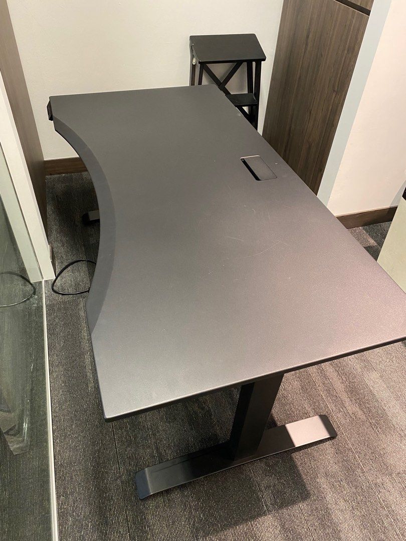 Omnidesk Pro 2020 - Large - Ergo Curve - Black, Furniture & Home Living ...