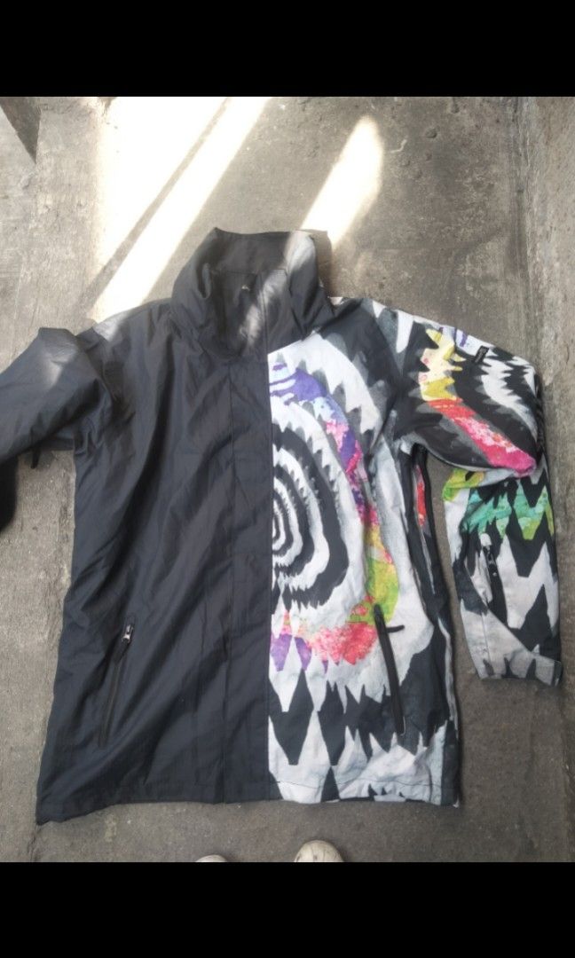 Quicksilver full zip windbreaker, Men's Fashion, Coats, Jackets and ...