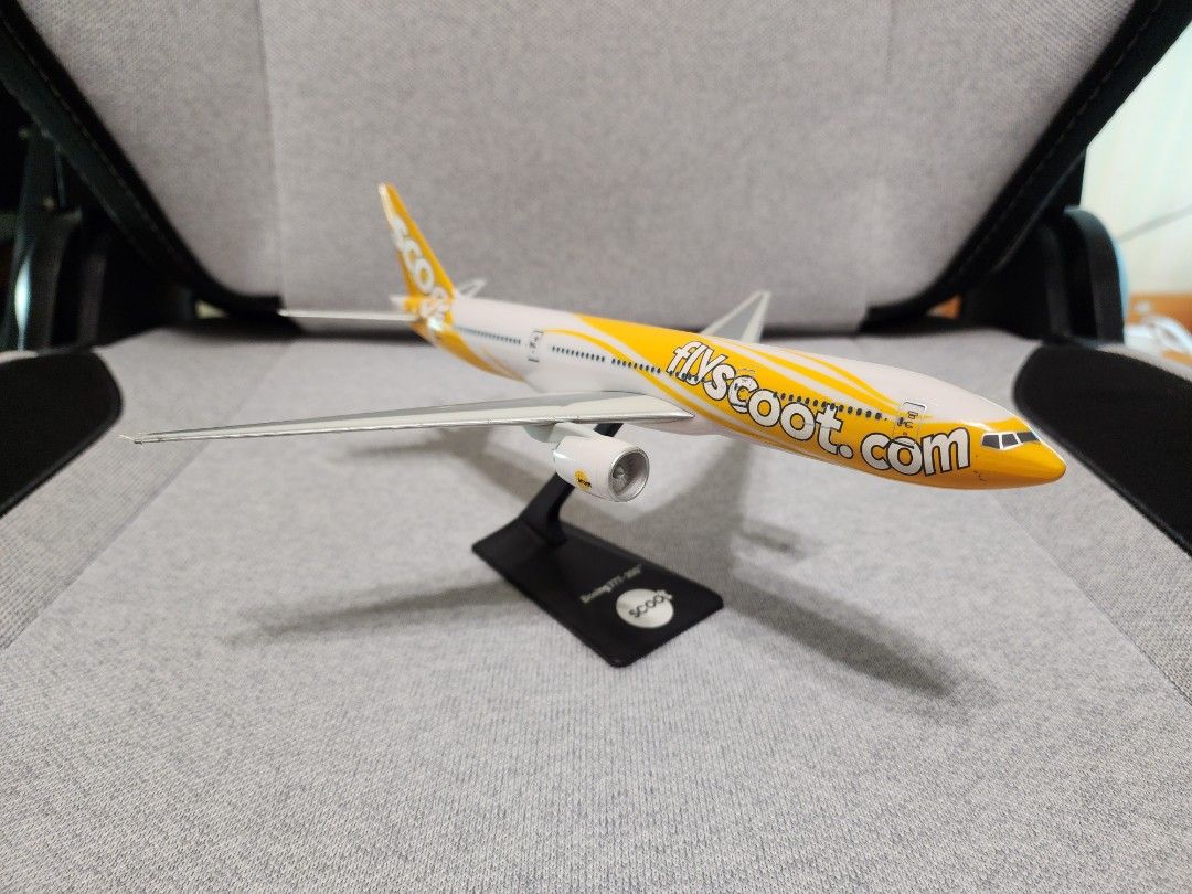 Scoot Boeing 777-200 Model Plane Replica, Hobbies & Toys, Toys & Games ...