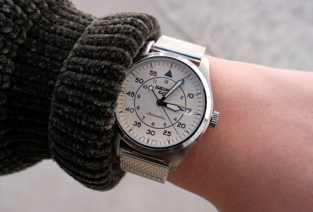 Seiko 5 Sports SRPH21K1 Cream Dial Analog Automatic Mesh Bracelet ...