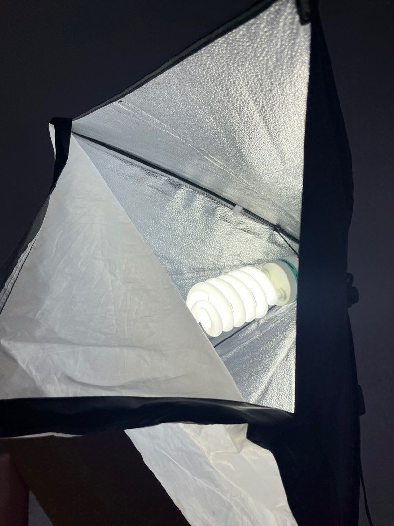 Softbox with bulb and tripod, Photography, Photography Accessories ...