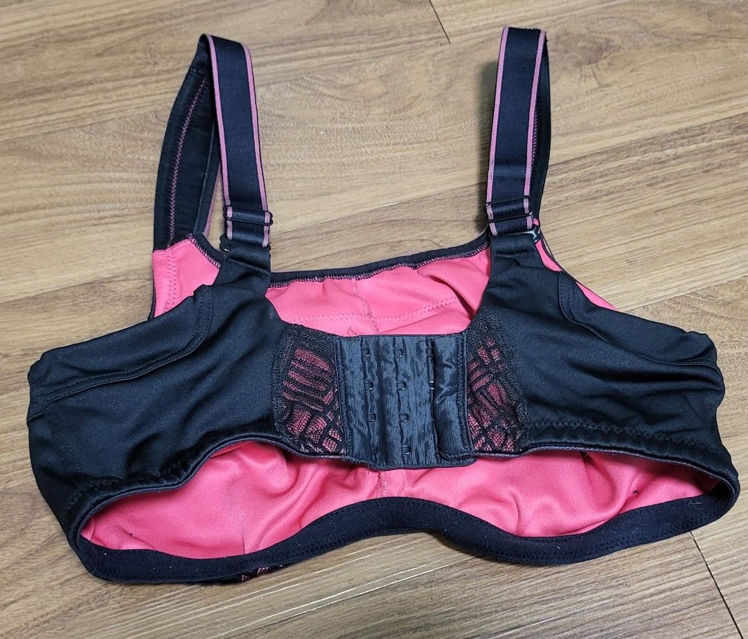 Sports Bra Marks and Spencer, Women's Fashion, New Undergarments ...