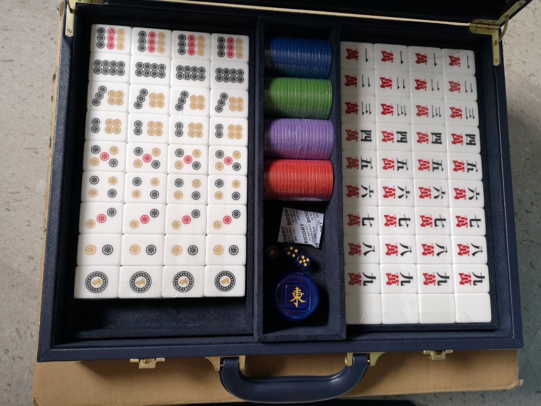 SQ Mahjong Set Limited edition, Hobbies & Toys, Toys & Games on Carousell