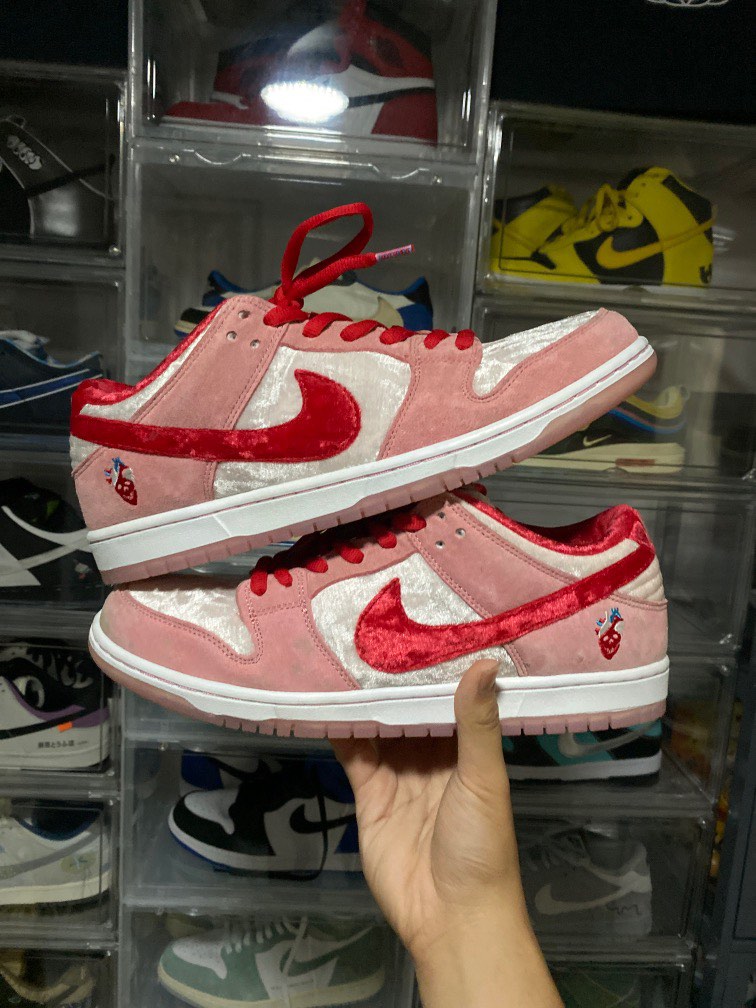 Strangelove SB Dunks, Men's Fashion, Footwear, Sneakers on Carousell