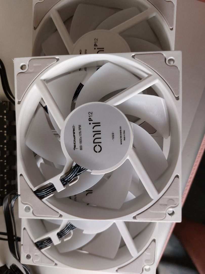 Tecware Omni P2 ARGB Fans with Omni ARGB Hub (no box), Computers & Tech ...