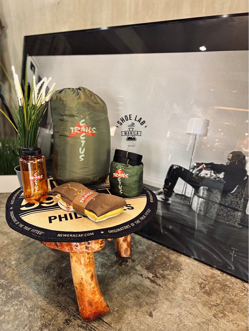 Travis Scott Cactus Jack Hammock, sleeping bag, nalgene bottle, socks ...