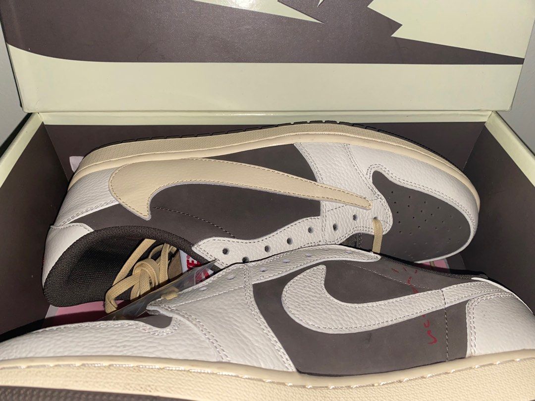 Travis Scott Low reverse Mocha dunks, Men's Fashion, Footwear, Sneakers ...