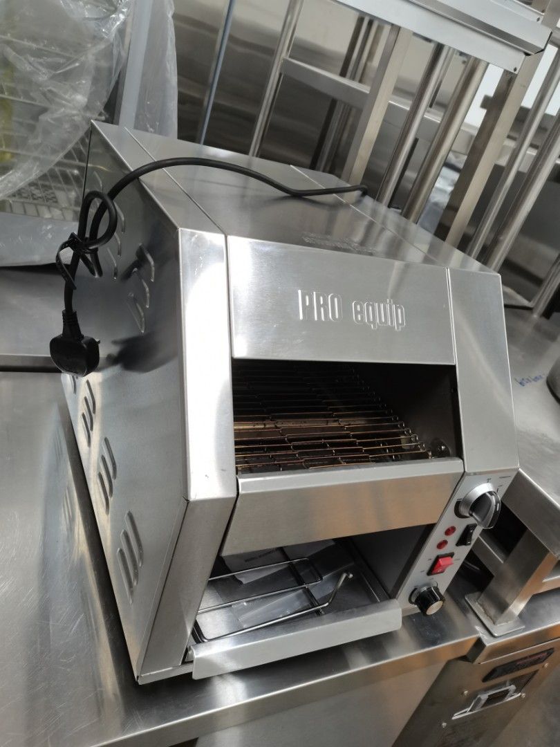 Like New bread toaster / commercial bread toaster, TV & Home Appliances ...