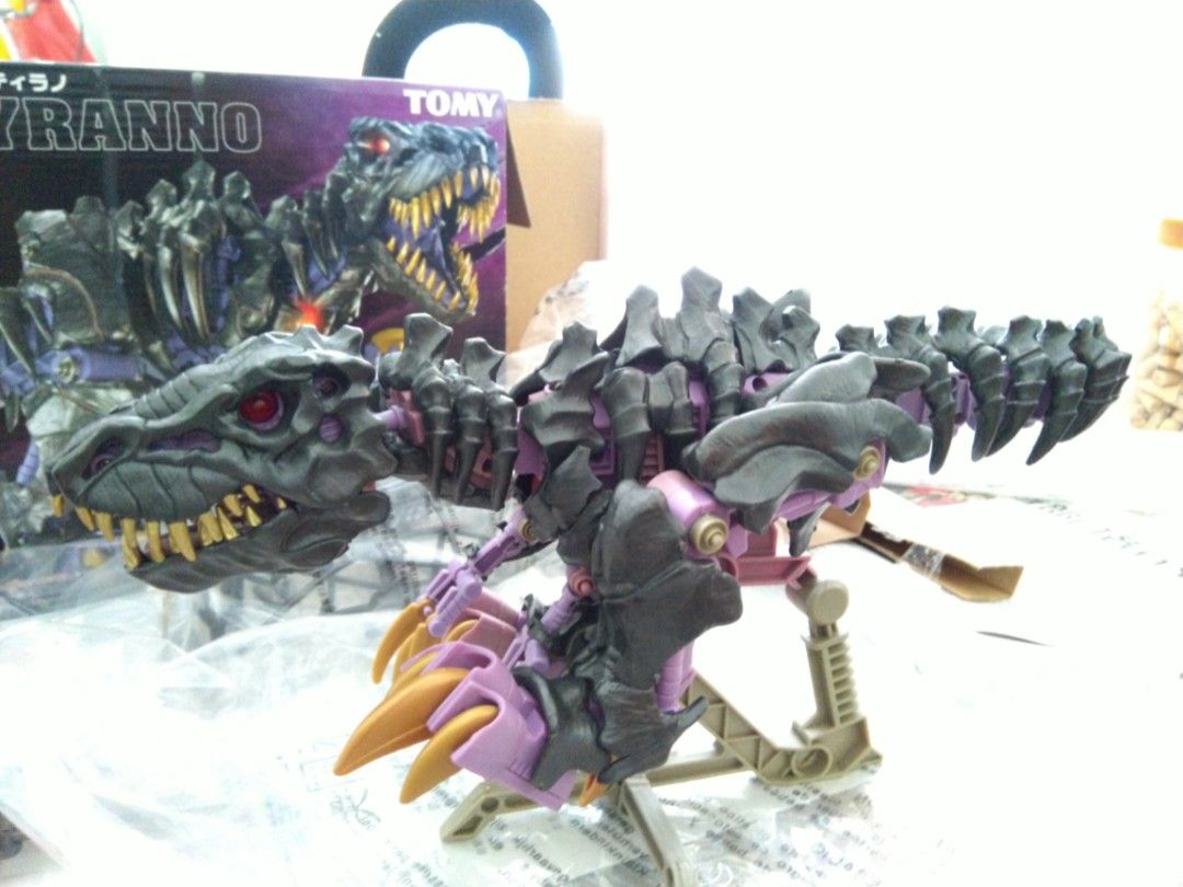 ***Offer to deal*** Zoids Genesis Bio Tyranno complete with box ...