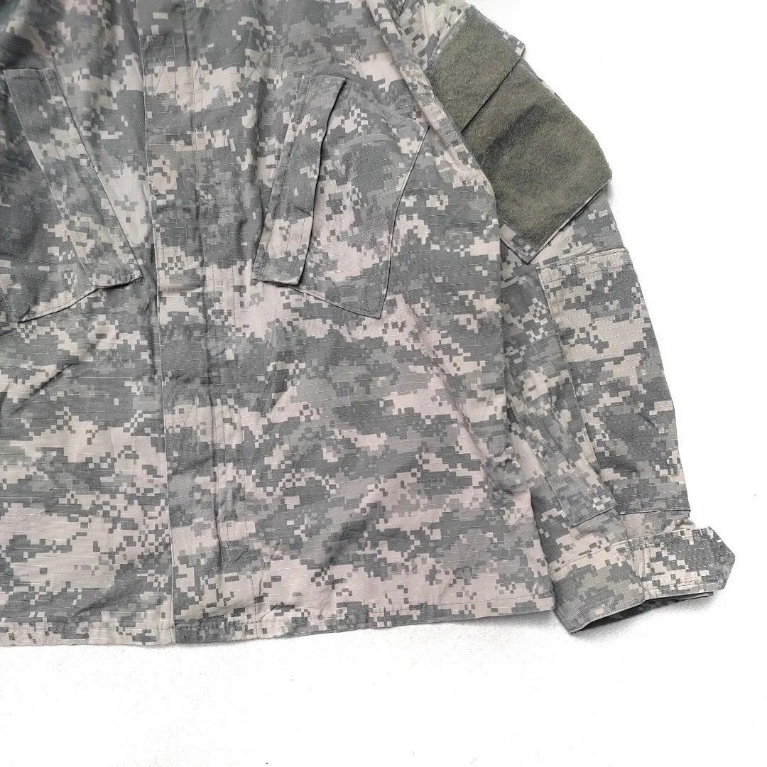 Acupat US Army Combat Uniform, Fesyen Pria, Pakaian , Baju Luaran di ...