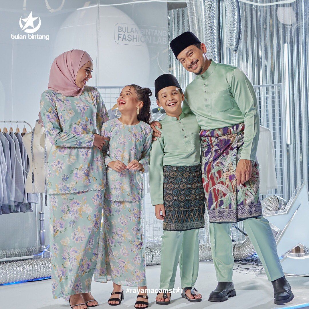 Baju Raya Bulan Bintang 2023, Women's Fashion, Muslimah Fashion, Baju ...