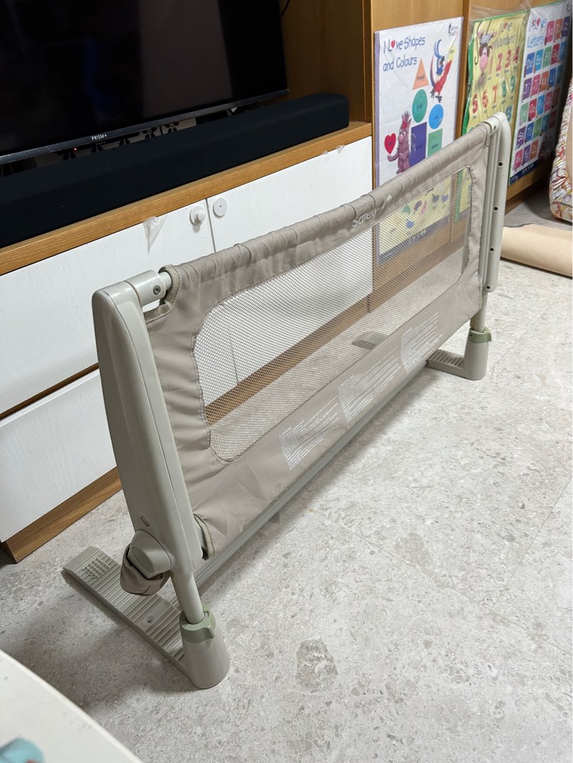Bed safety rail/ guard, Babies & Kids, Baby Nursery & Kids Furniture ...