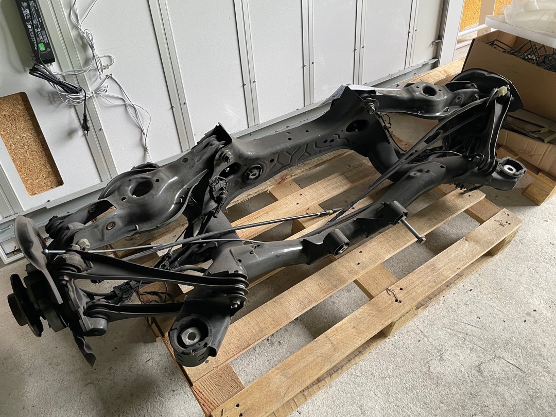 BMW F30 Rear Axle, Car Accessories, Accessories on Carousell