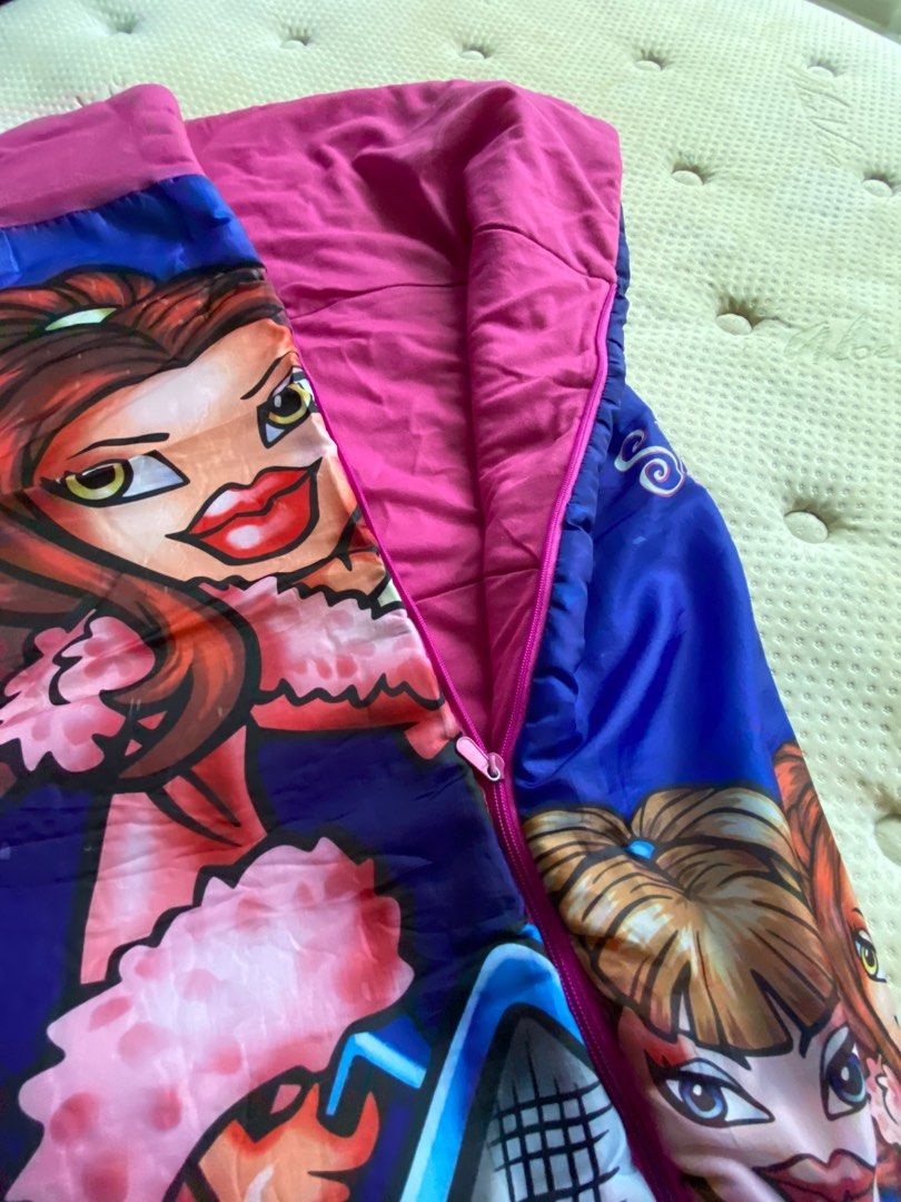 Bratz blanket, Furniture & Home Living, Bedding & Towels on Carousell