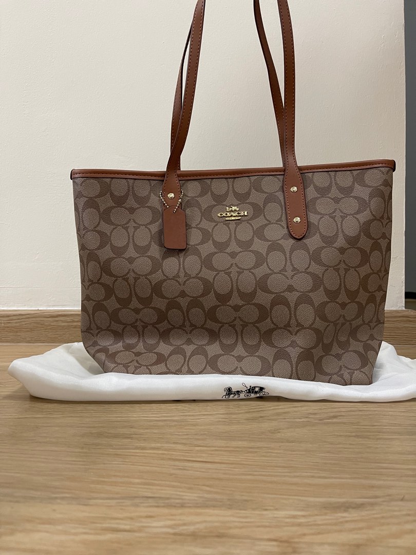Coach Signature Tote Bag, Women's Fashion, Bags & Wallets, Shoulder ...