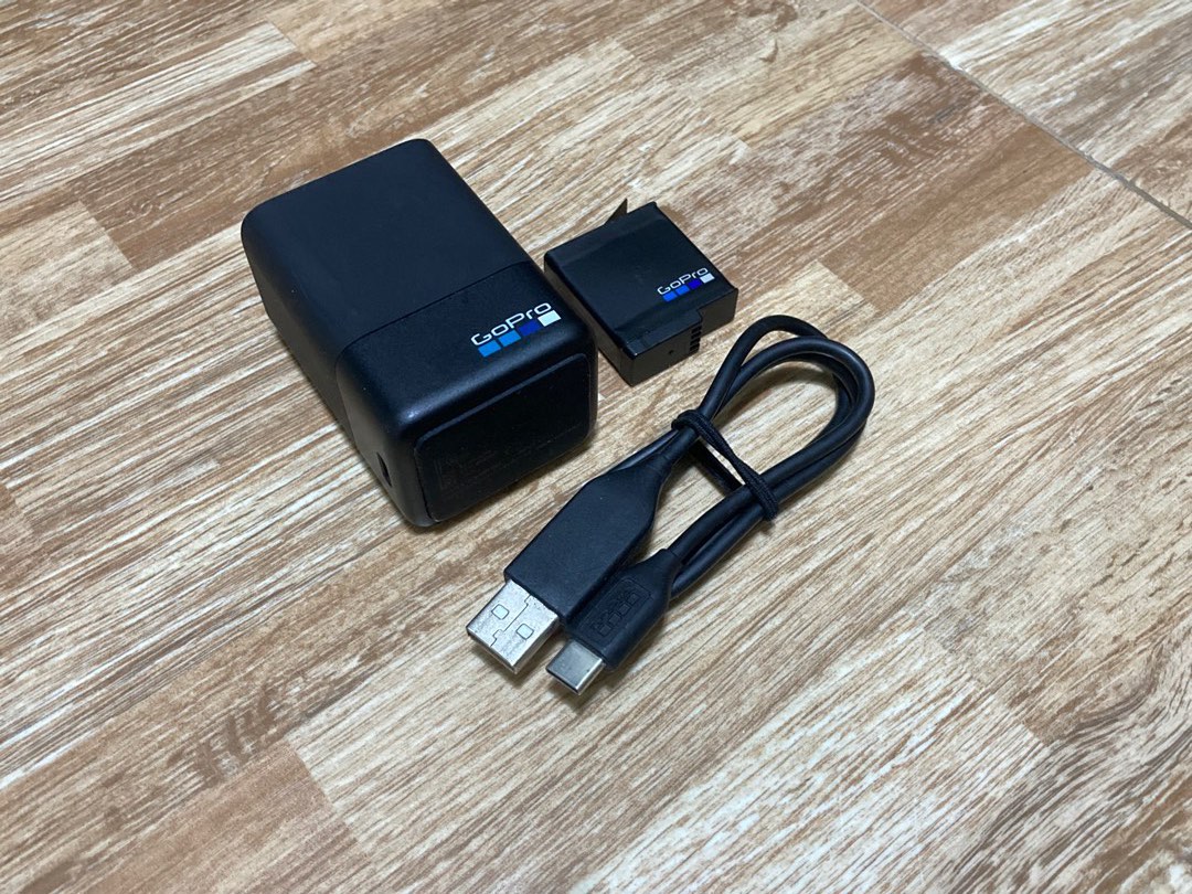 GoPro Battery Charger (for Hero 5, 6, 7, 8) on Carousell