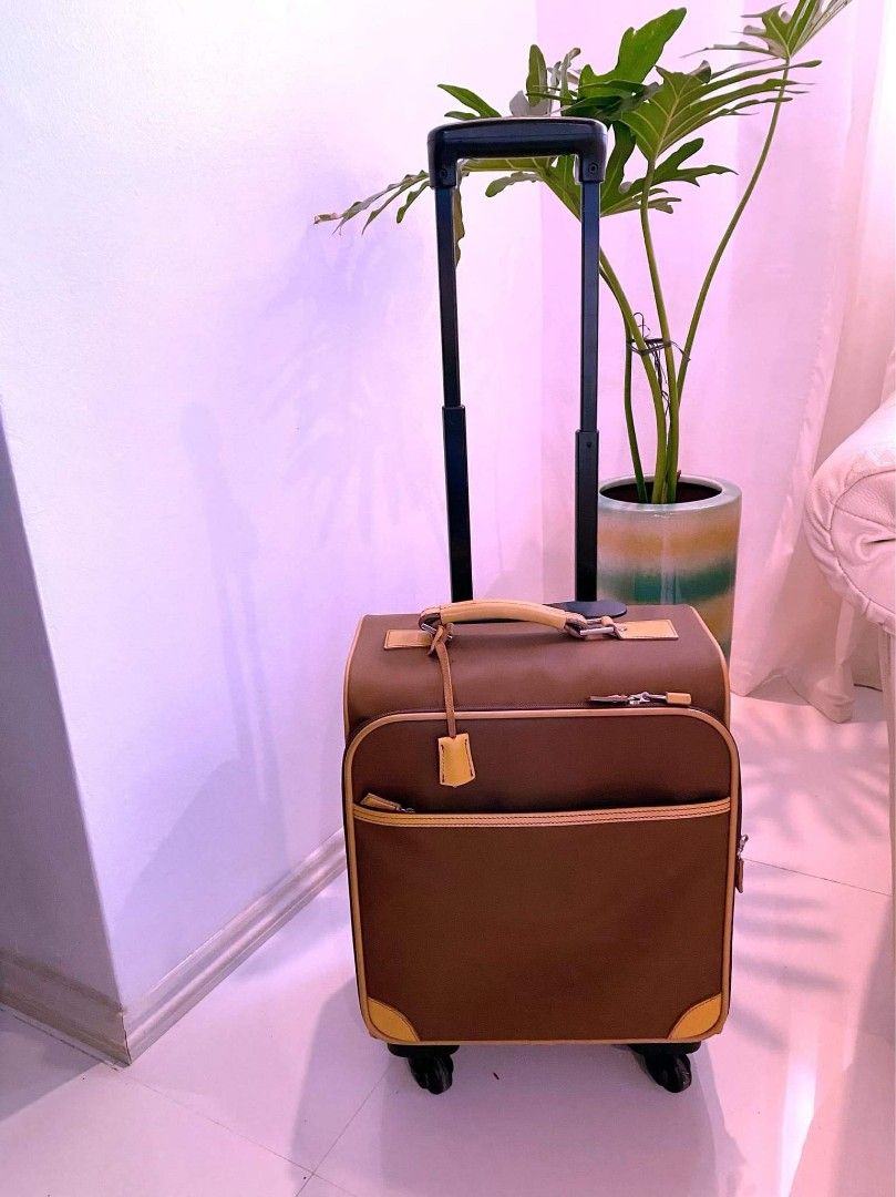 Hand carry travelling bag, Hobbies & Toys, Travel, Luggage on Carousell