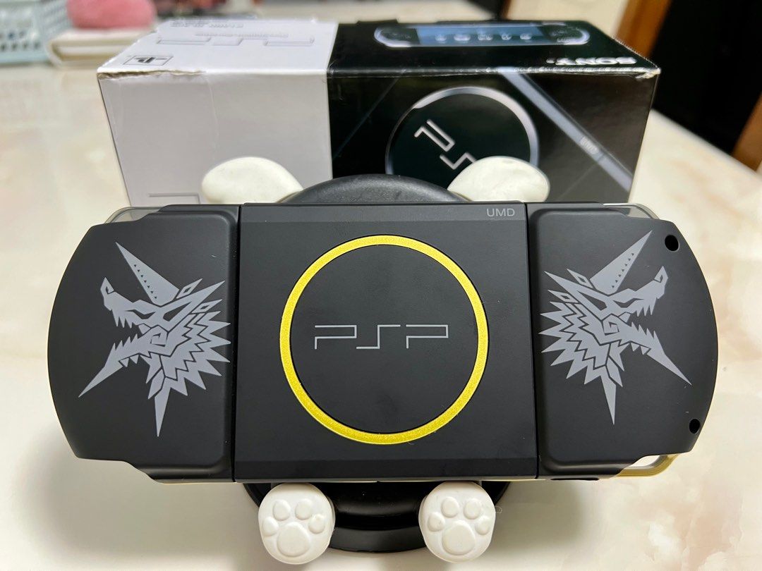 MINT PSP 3000 Monster Hunter Limited Edition, Video Gaming, Video Game ...