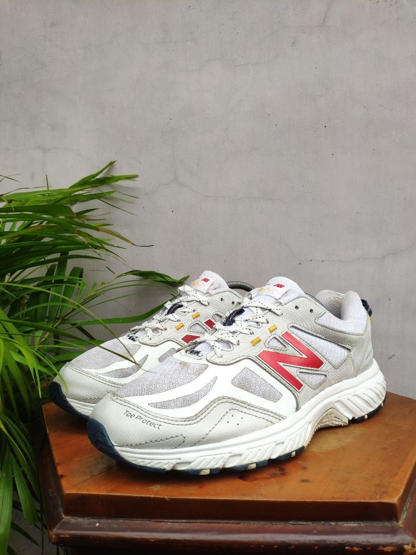 New Balance 510 Wide White Red, Fesyen Pria, Sepatu , Sneakers di Carousell