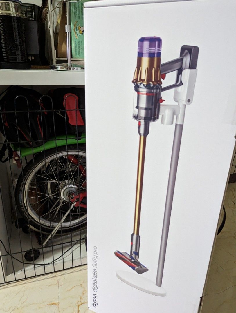 NEW: Dyson digital slim fluffy pro with free-standing charging dock, TV ...