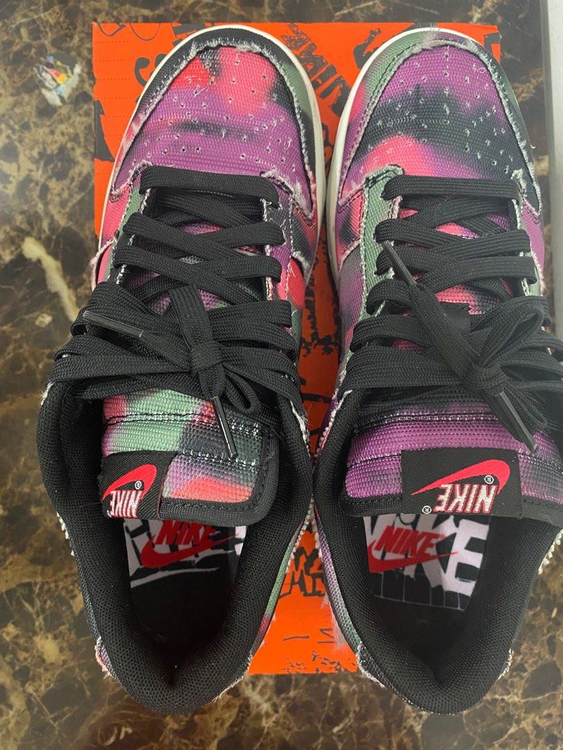 Nike dunk low (graffiti), Men's Fashion, Footwear, Sneakers on Carousell