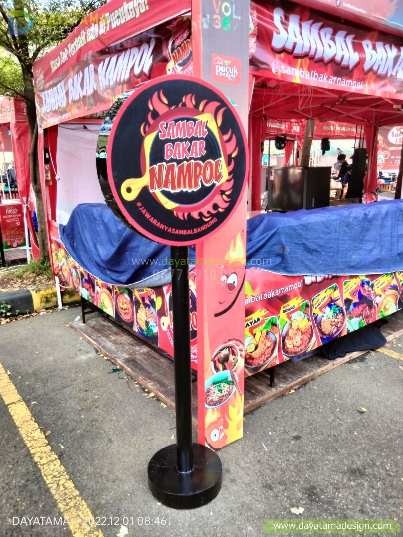 Papan Nama Standing Neon Box Portable, Desain & Kerajinan Tangan ...