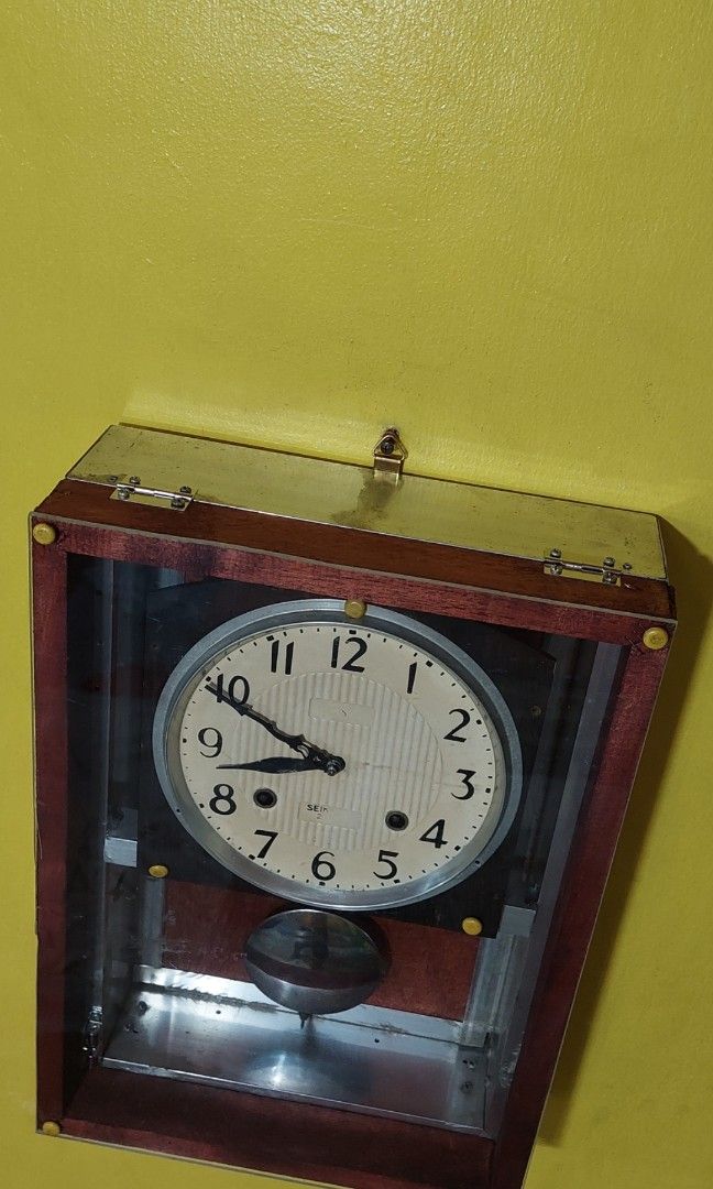 Pendulum clock, Furniture & Home Living, Home Decor, Clocks on Carousell