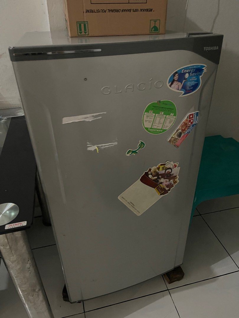 refigerator KULKAS 1 daun pintu Glacio toshiba, Kitchen & Appliances di Carousell