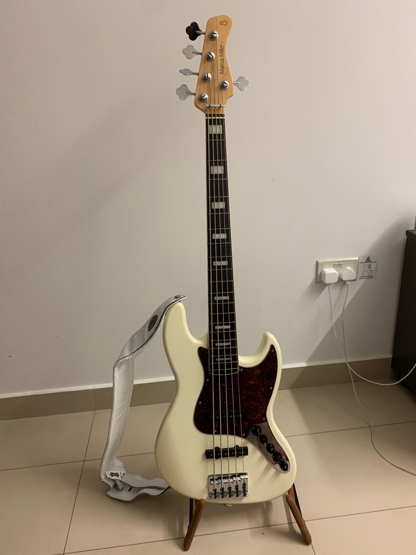 Sire Marcus Miller V7 v1 5-String Bass, Hobbies & Toys, Music & Media ...