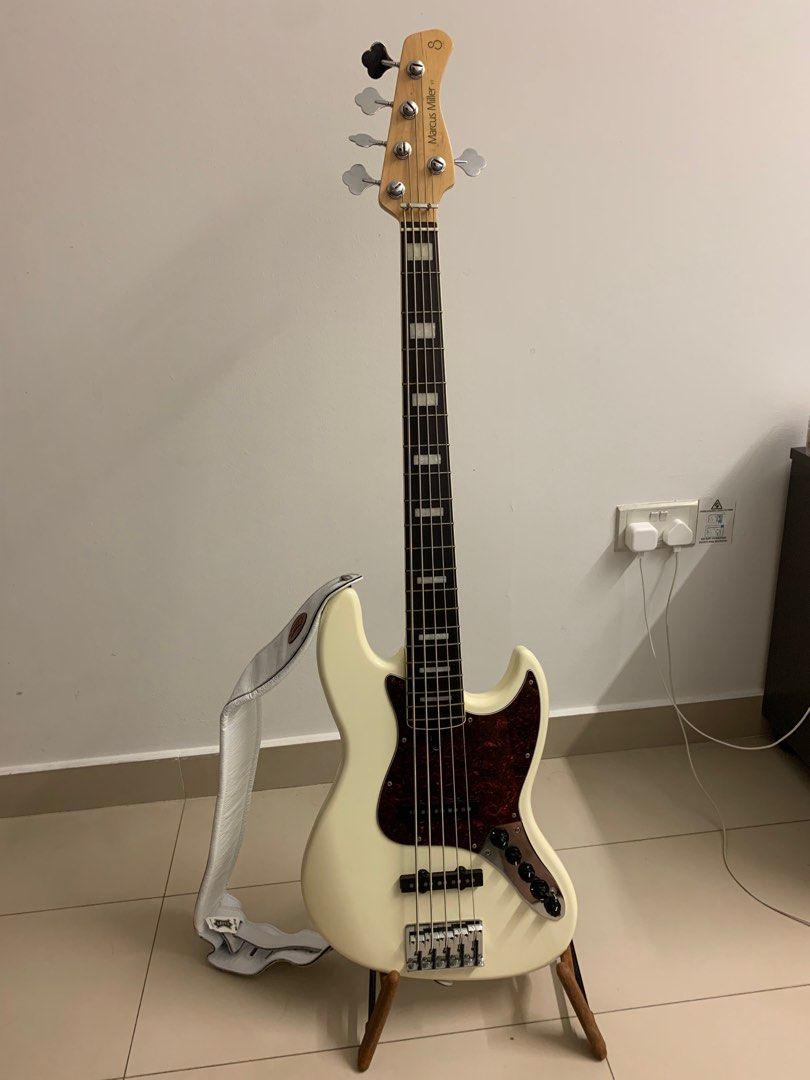 Sire Marcus Miller V7 v1 5-String Bass, Hobbies & Toys, Music & Media ...