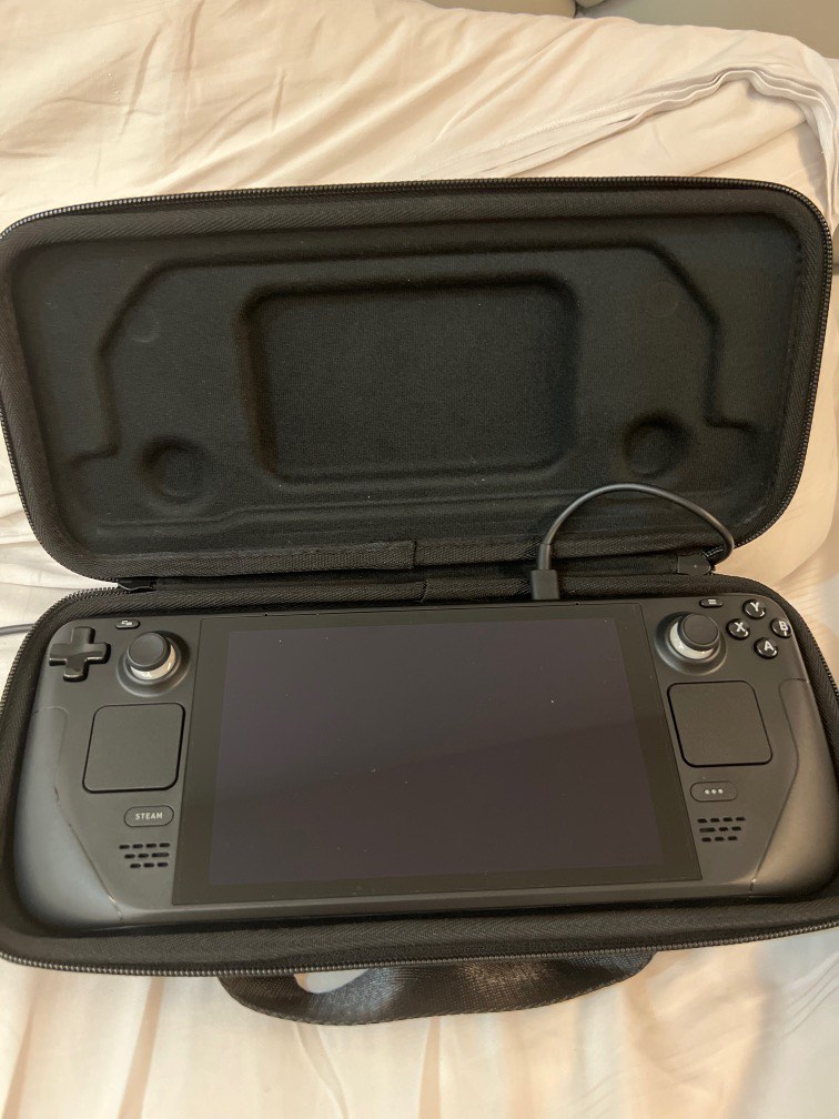 Steam deck 64gb, Video Gaming, Video Game Consoles, Others on Carousell