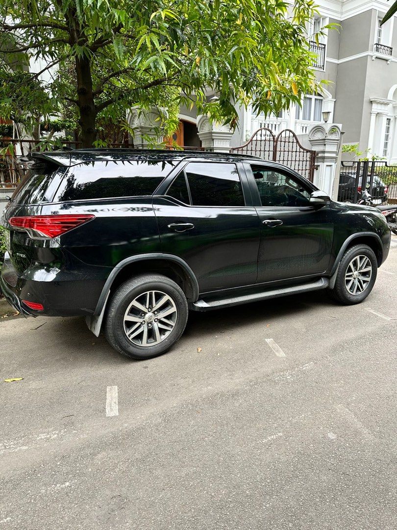 CASH 360 JT NET! BU! Toyota fortuner vrz 2.4 matic diesel 2016 hitam ...
