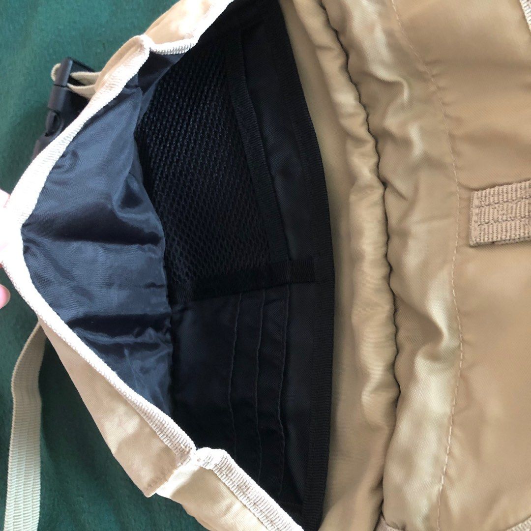 UNIQLO fanny pack, Women's Fashion, Bags & Wallets, Purses & Pouches on ...