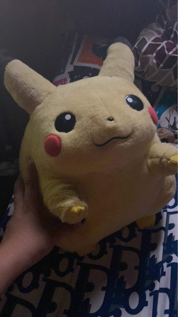 Vintage Base Set Pikachu, Hobbies & Toys, Toys & Games on Carousell