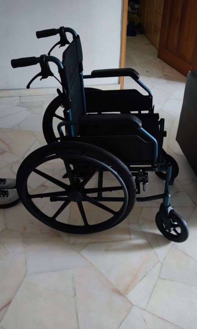 Wheelchair HappyWheels Hero, Health & Nutrition, Assistive ...