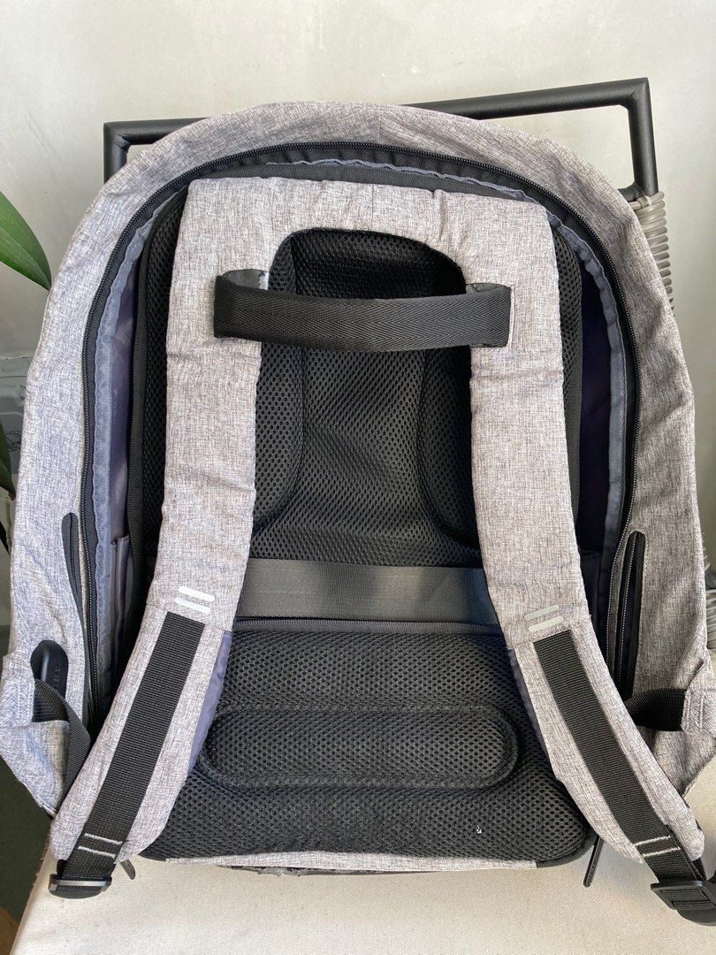 XD Design backpack theft / pick pocket proof gray knapsack haversack ...