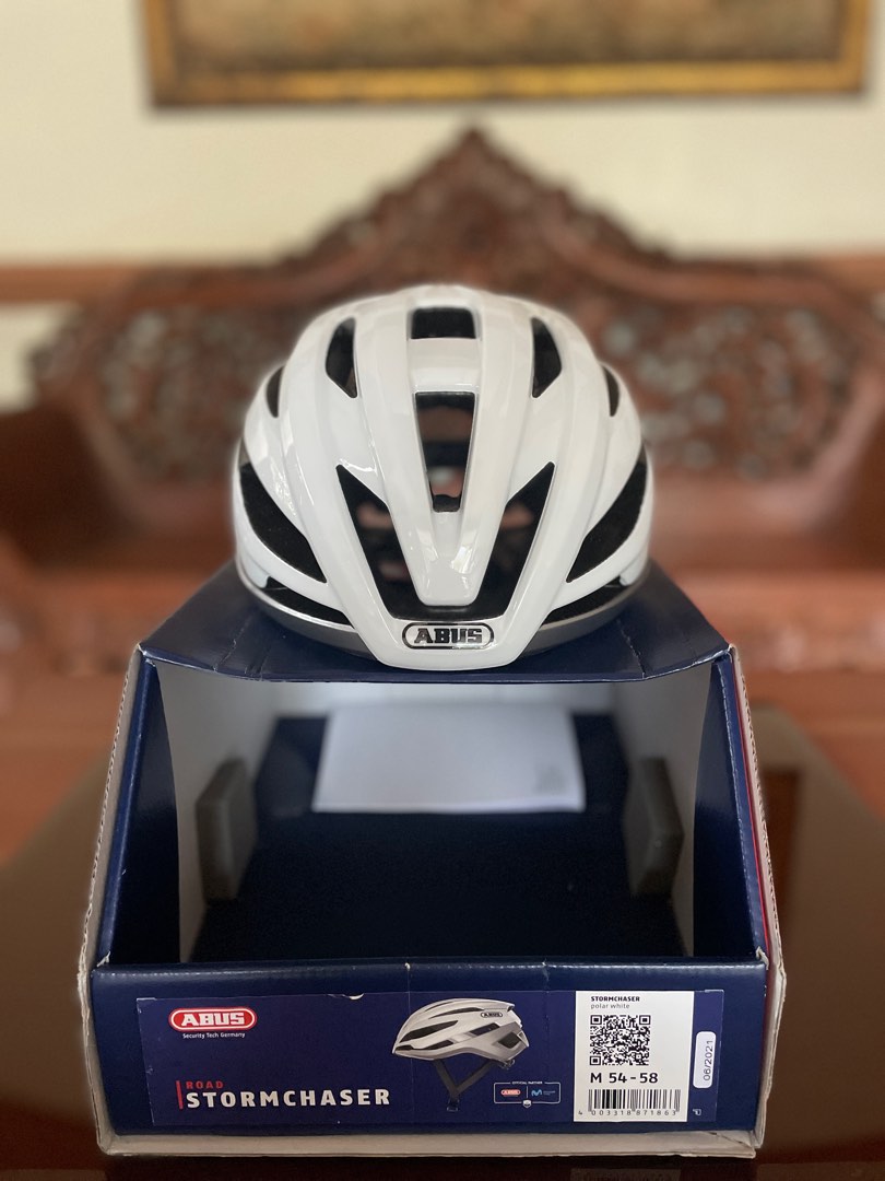 ABUS stormchaser (M) Polarwhite on Carousell