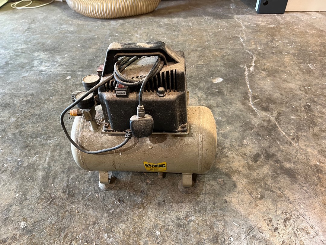 Air compressor, Furniture & Home Living, Home Improvement ...