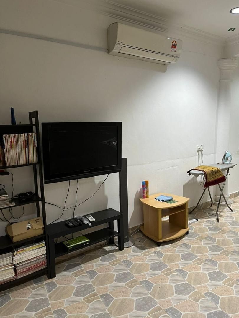 Bilik Medium Sewa Lelaki Muslim Taman Alamanda 3, Kuala Terengganu, Property, Rentals on Carousell